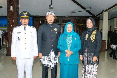 Bupati Lamongan Ajak 37 Pejabat yang Baru Dilantik Bersinergi Tangani ...